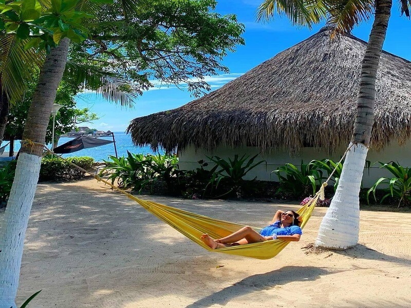 Hotel Isla del Pirata | rodeada de piscinas naturales cristalinas